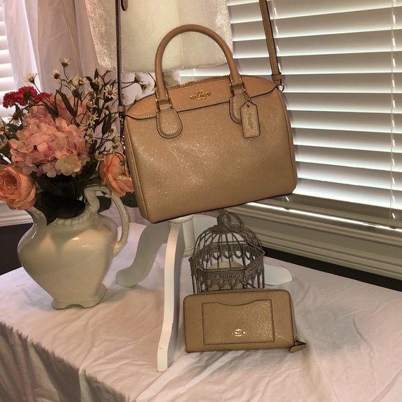 Coach | Bags | Coach Shoulderhandbag With Matching Zip Around Wallet ...